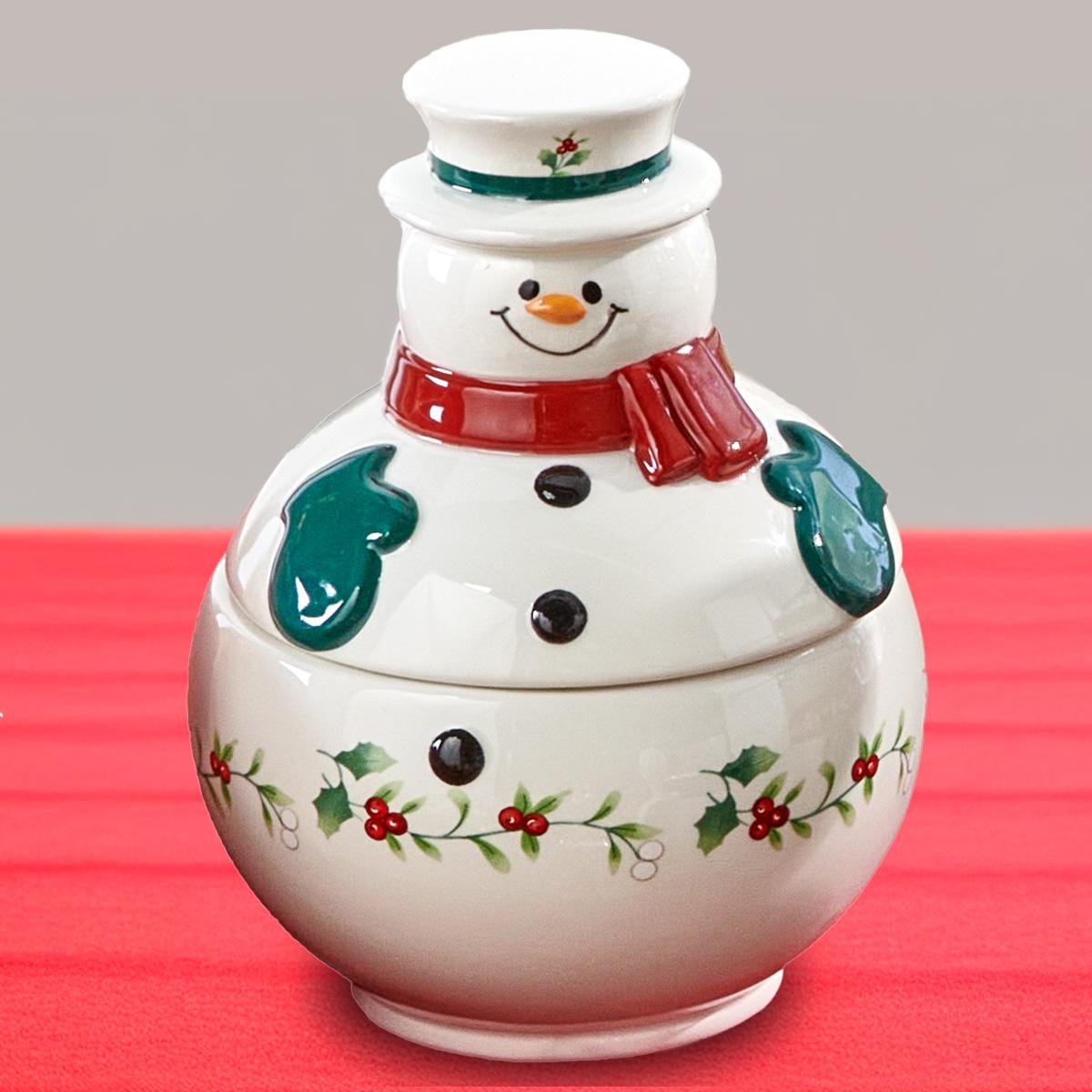 Click here for Pfaltzgraff Winterberry 5in. Snowman Covered Bowl prices