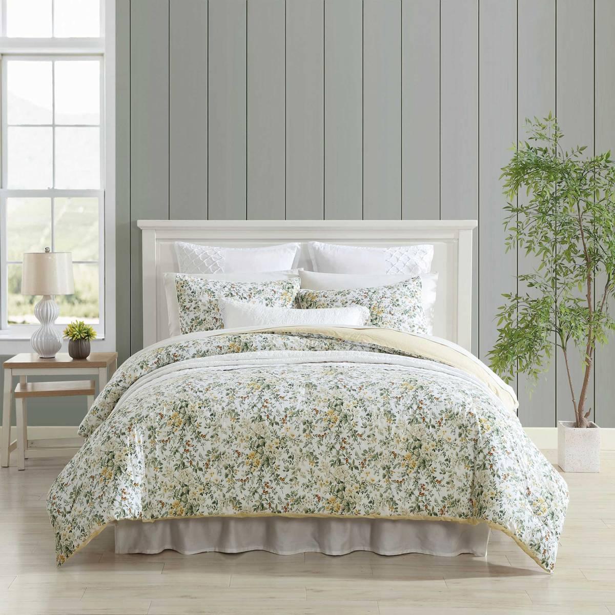 Laura Ashley Country Meadow Reversible 2-Pc. Comforter Set  Twin - Gold/Cream