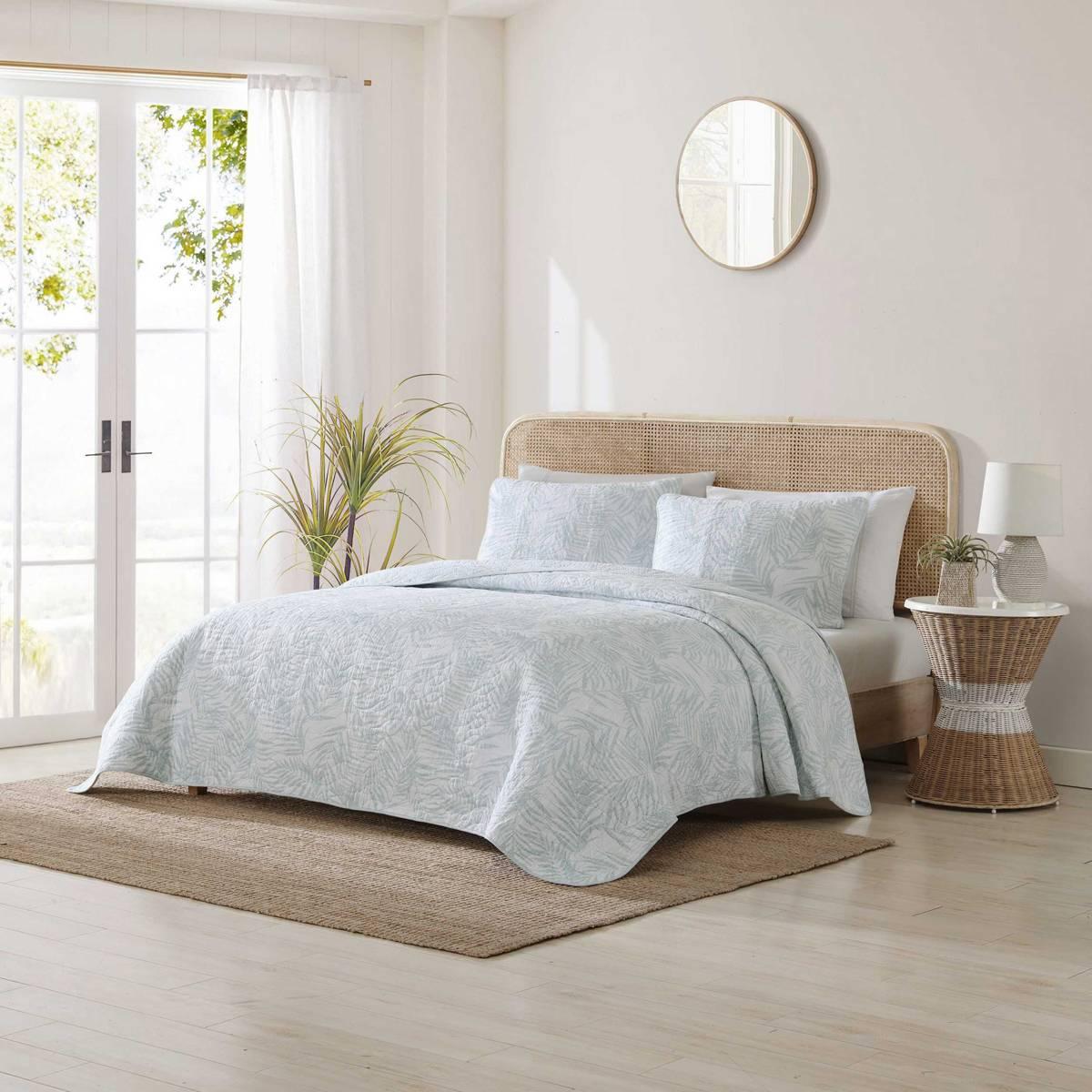 Tommy Bahama Home Palmday Cotton Reversible 3 Piece Quilt Set  King - Blue Canal