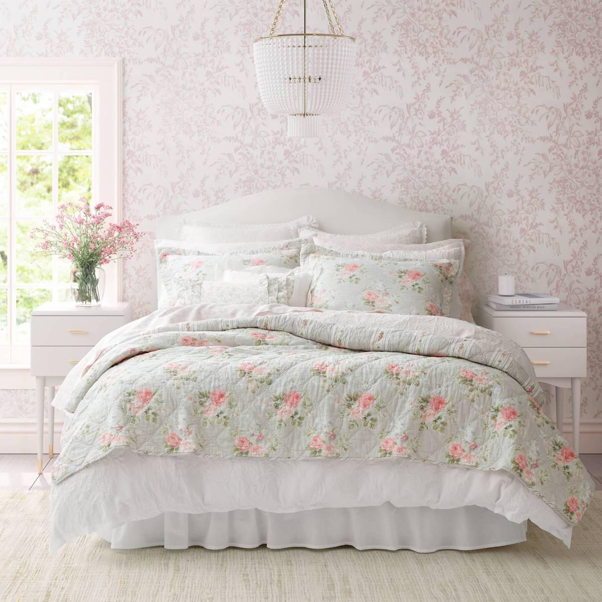 Click here for Laura Ashley(R) Melany Cotton Reversible Quilt Set prices