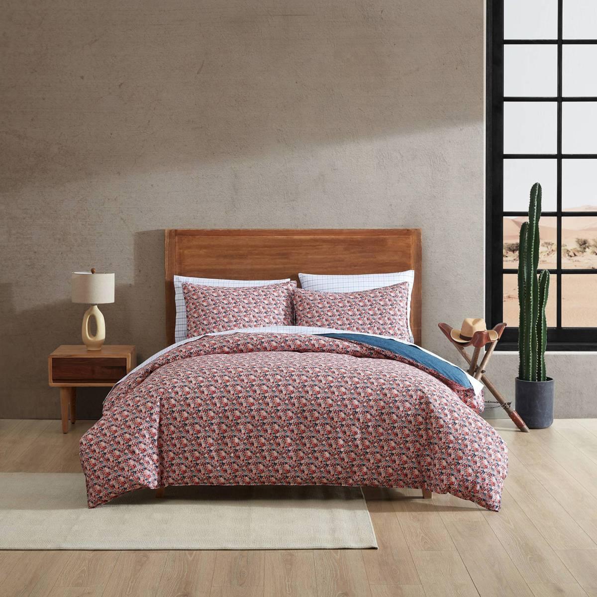 Click here for Wrangler Prairie Floral Cotton Duvet Cover Set prices
