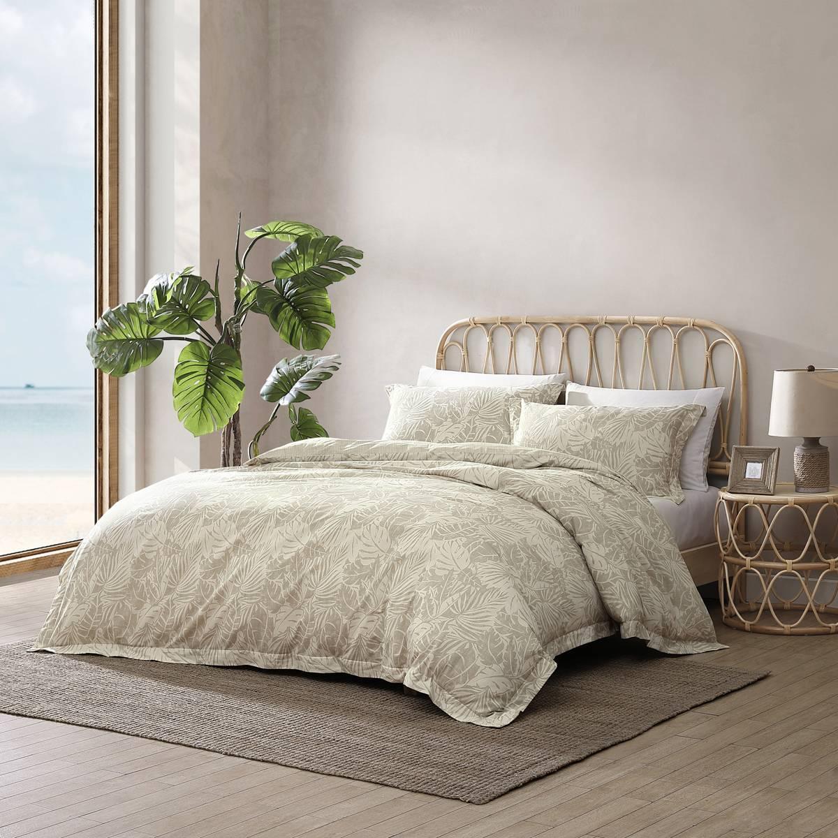 Closeout! Tommy Bahama Home Costa Blanca Cotton Reversible 3 Piece Duvet Cover Set  Full/Queen - Beige