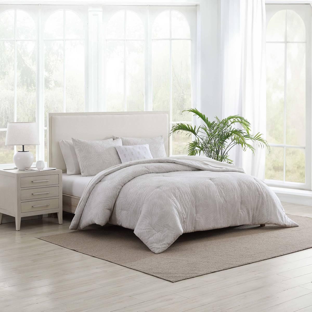 Tommy Bahama Home Art Of Palms 8 Piece Comforter Set  Queen - Beige