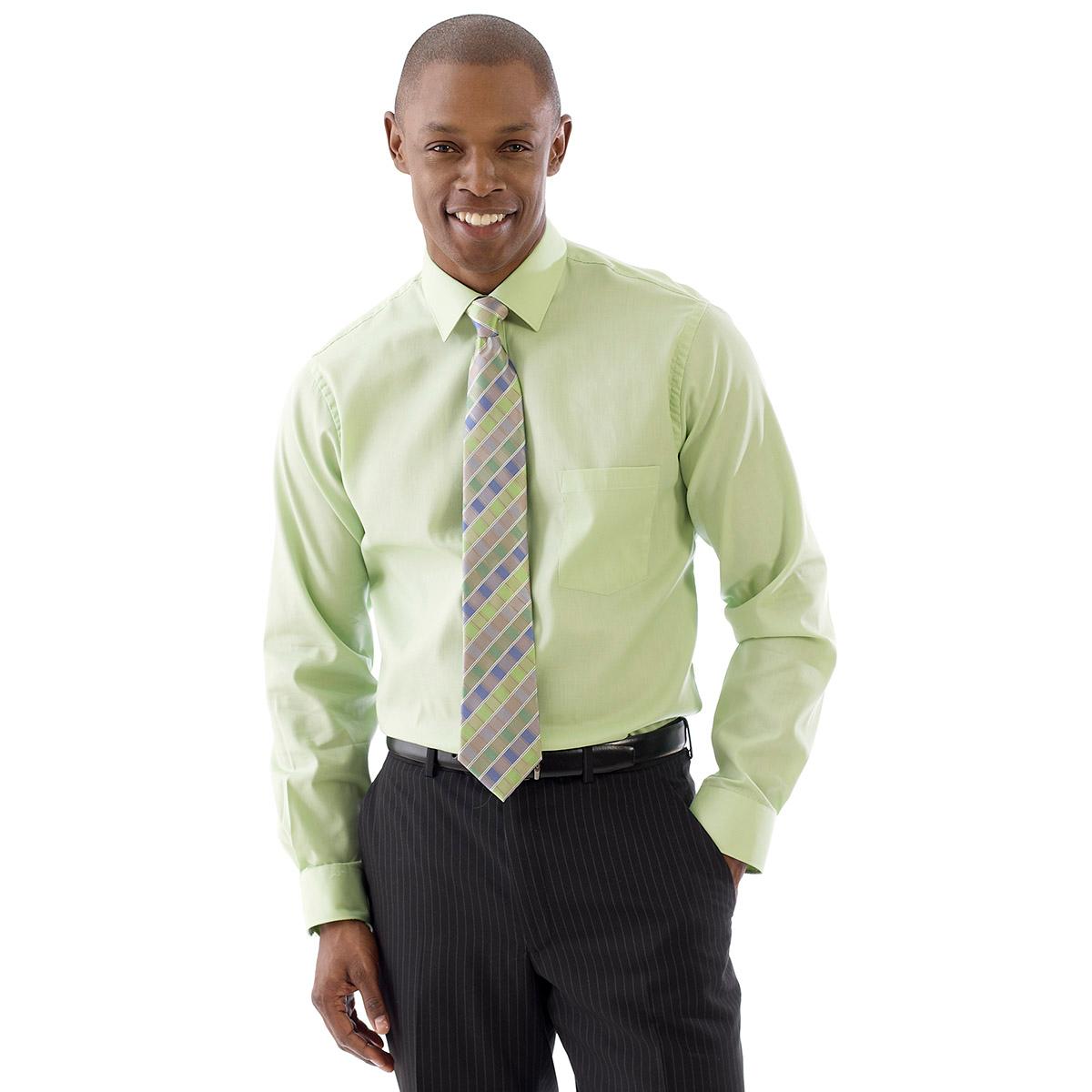 Click here for Mens Van Heusen(R) Regular Fit Stretch Dress Shirt prices