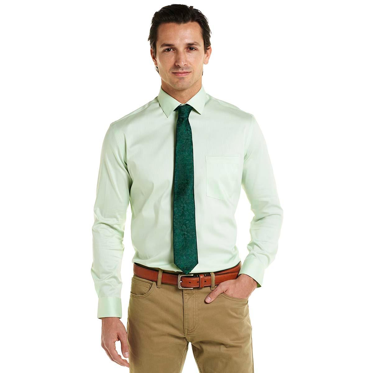 Click here for Mens Van Heusen(R) Regular Fit Stretch Dress Shirt prices