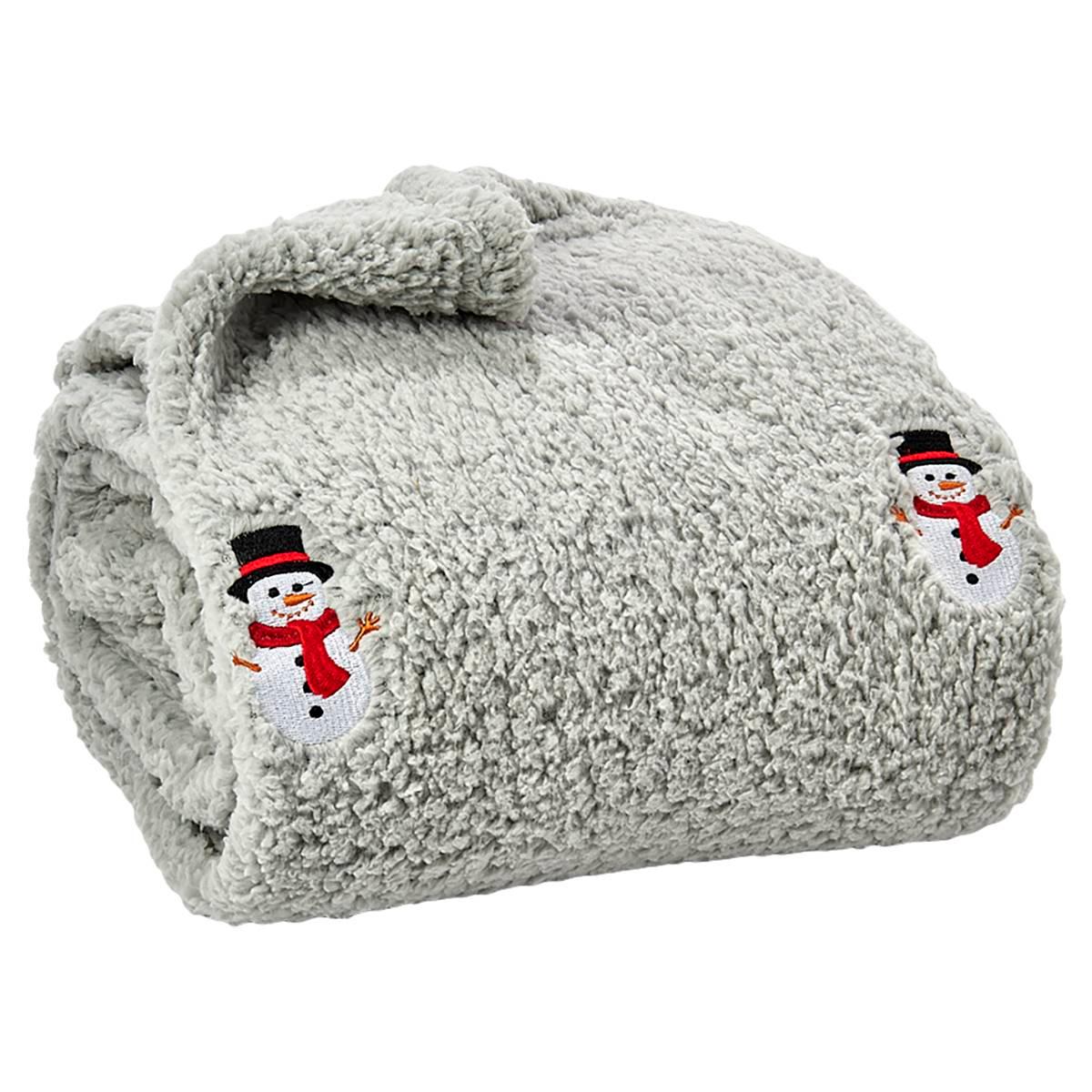 Click here for Mountain Ridge Holiday Embossed Sherpa Throw prices