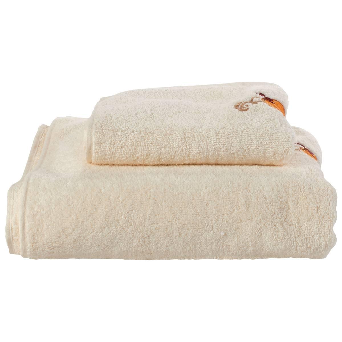 Click here for Avanti Pumpkin Berries Bath Towel Collection prices