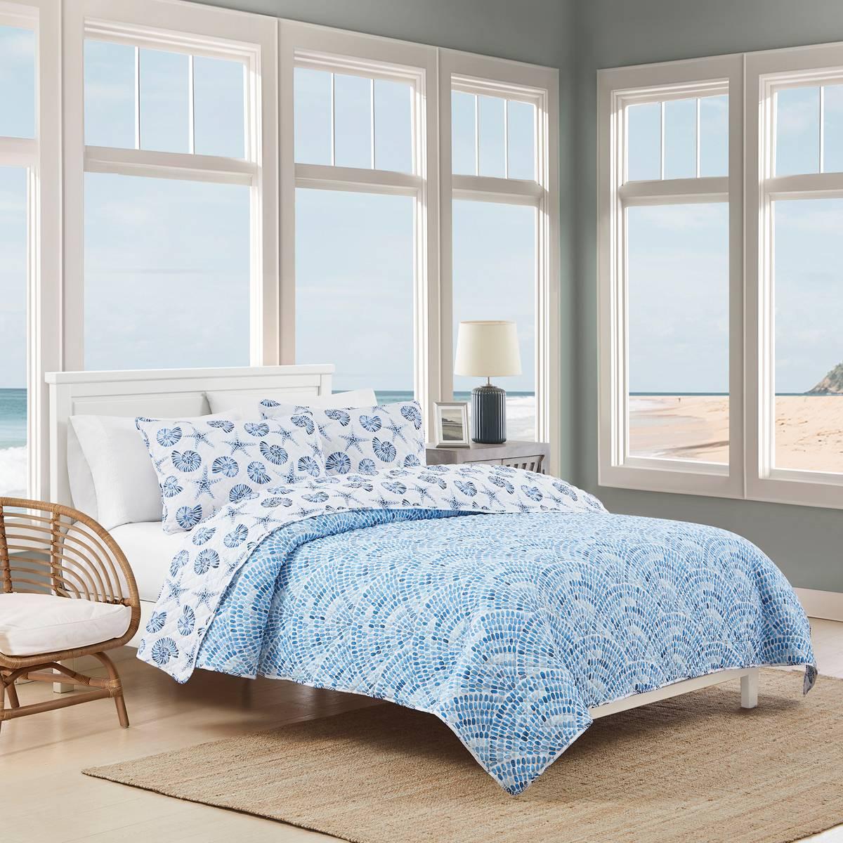 Click here for Avanti Veracruz Reversible Quilt Set prices