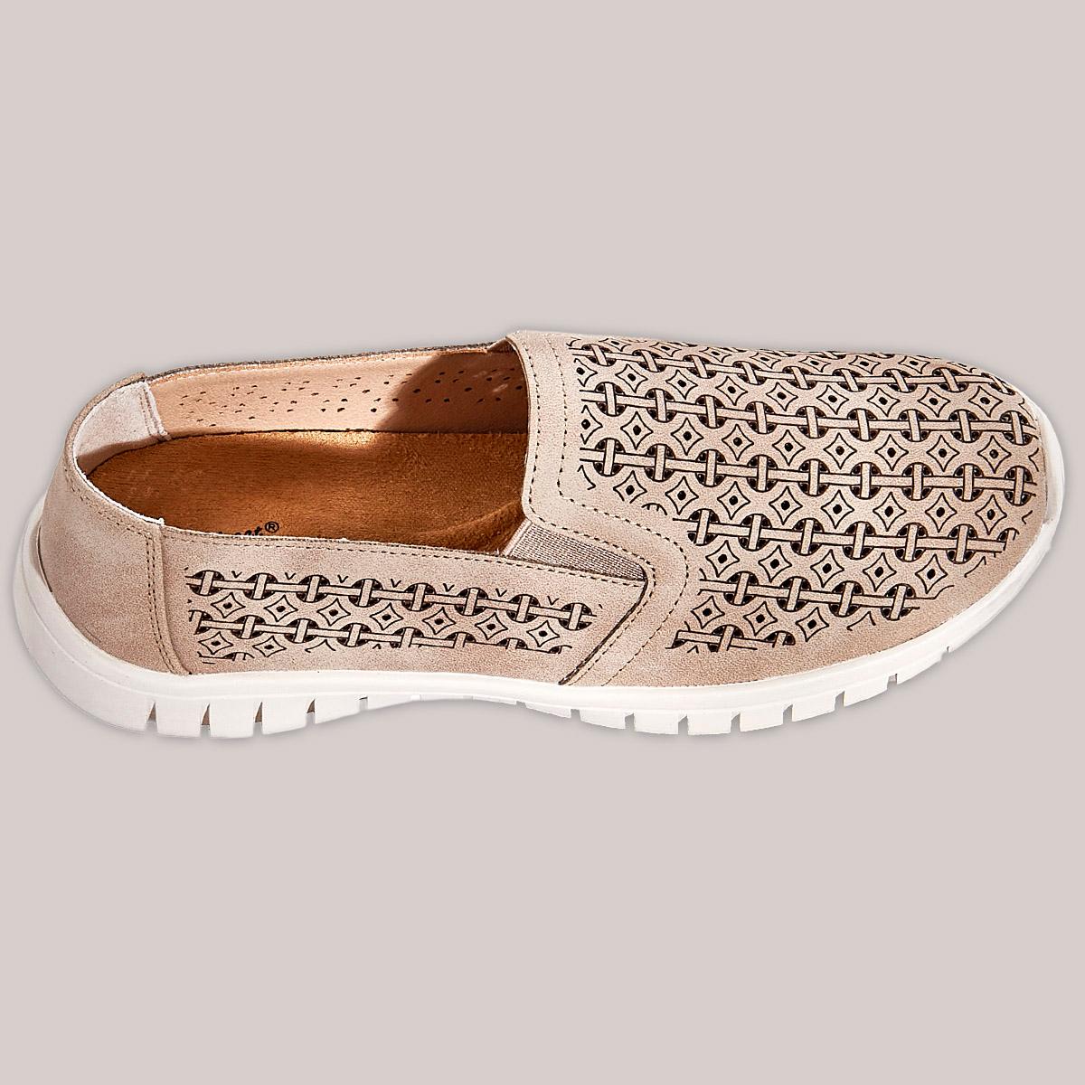Click here for Womens Easy Street Fairfield Fashion Sneakers prices