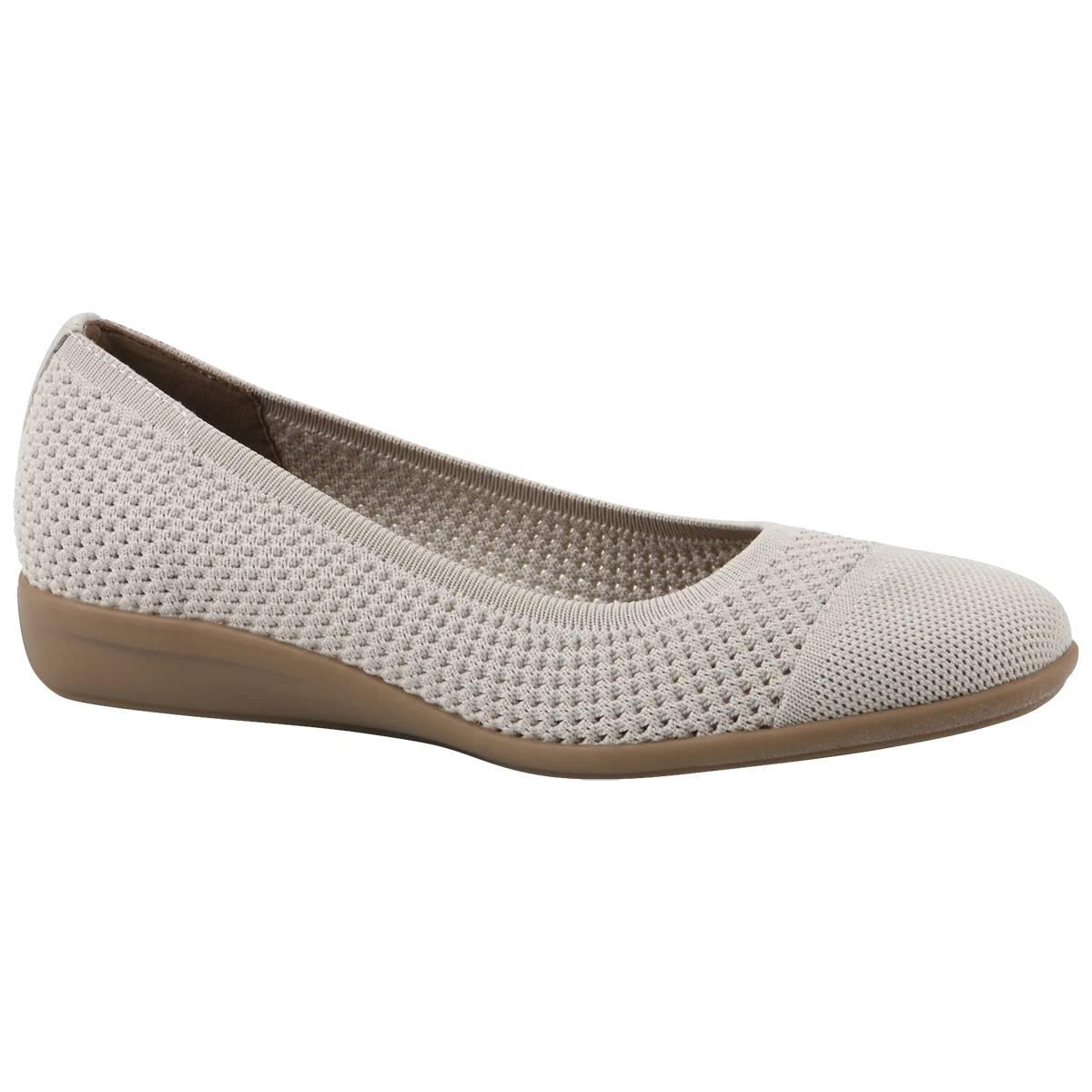 Click here for Womens White Mountain Florian Flats prices
