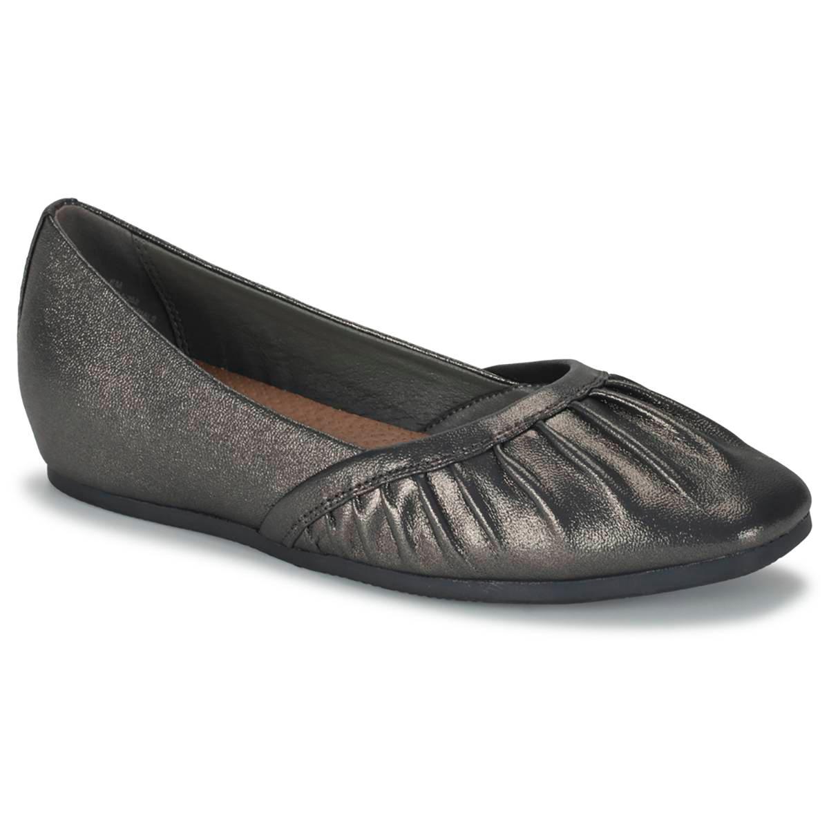 Womens BareTraps(R) Charlie Flats