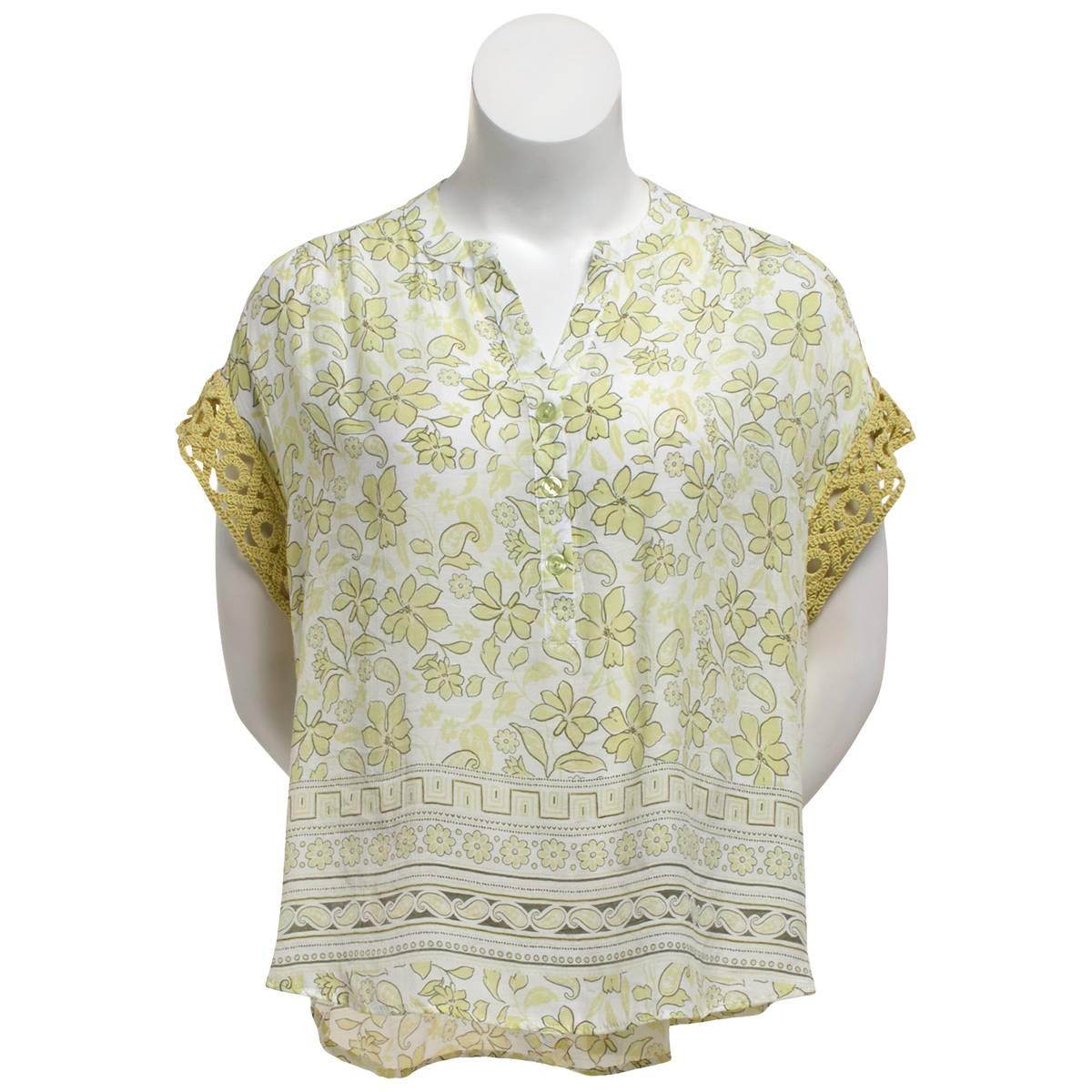 Click here for Plus Size Como Black Short Sleeve Floral Button Fr... prices
