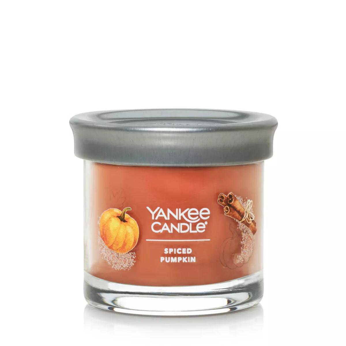 Click here for Yankee Candle(R) Signature Small Spiced Pumpkin prices