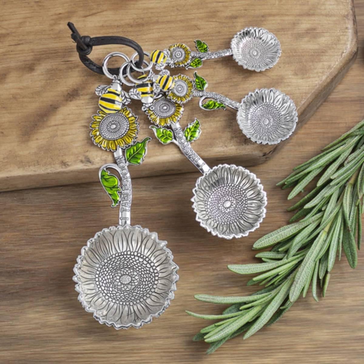 Click here for Ganz Bumblebee Measuring Spoons - Set of 4 prices