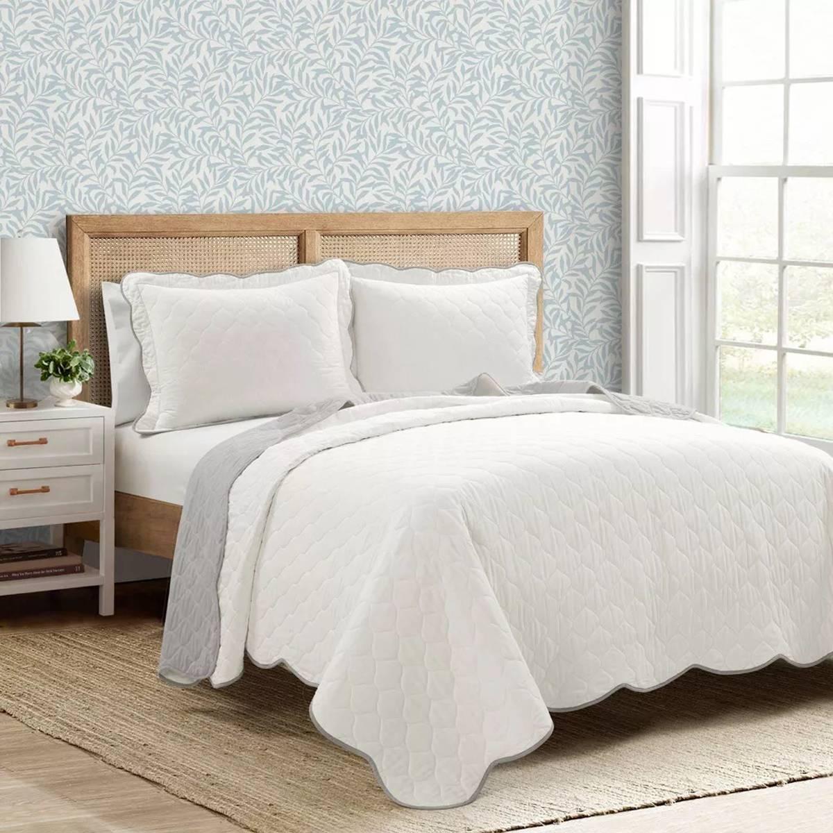 Click here for Coastal Chic Scallop Reversible Cotton Quilt Set prices