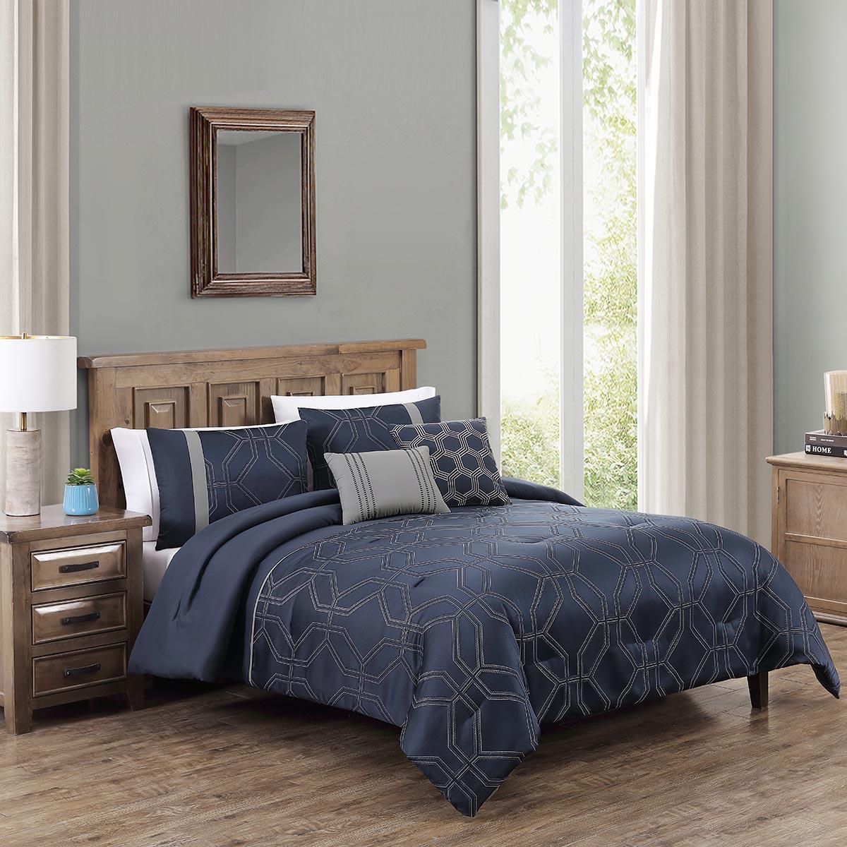 Click here for Imperial Living(tm) Raritan 5pc. Comforter Set prices