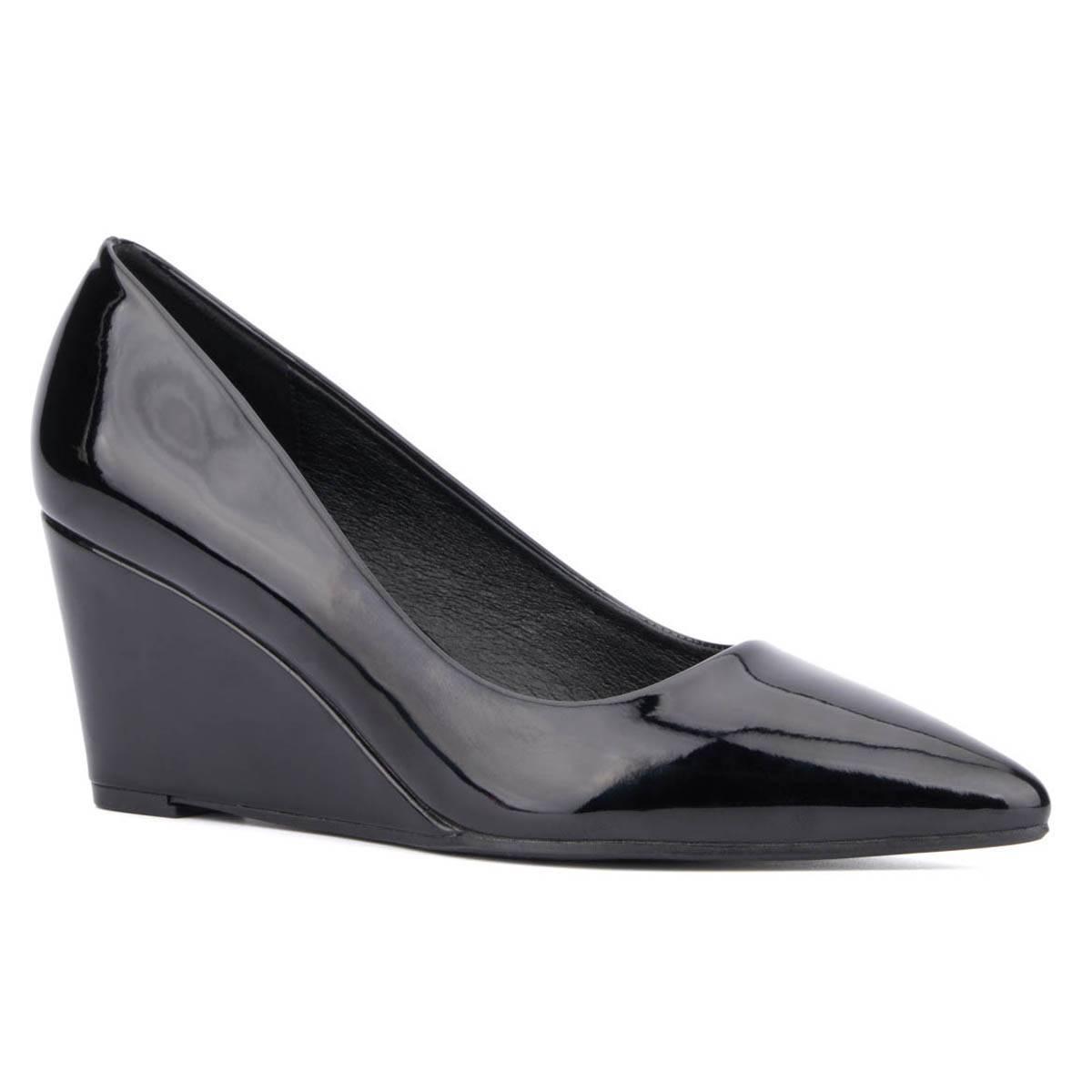 Click here for Womens New York & Company Gwen Wedge Pumps prices