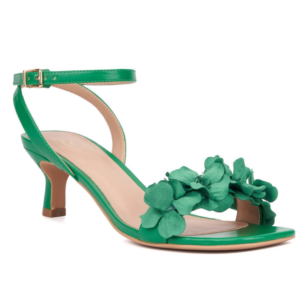 Click here for Womens New York & Company Gwendolyn Dress Sandals prices