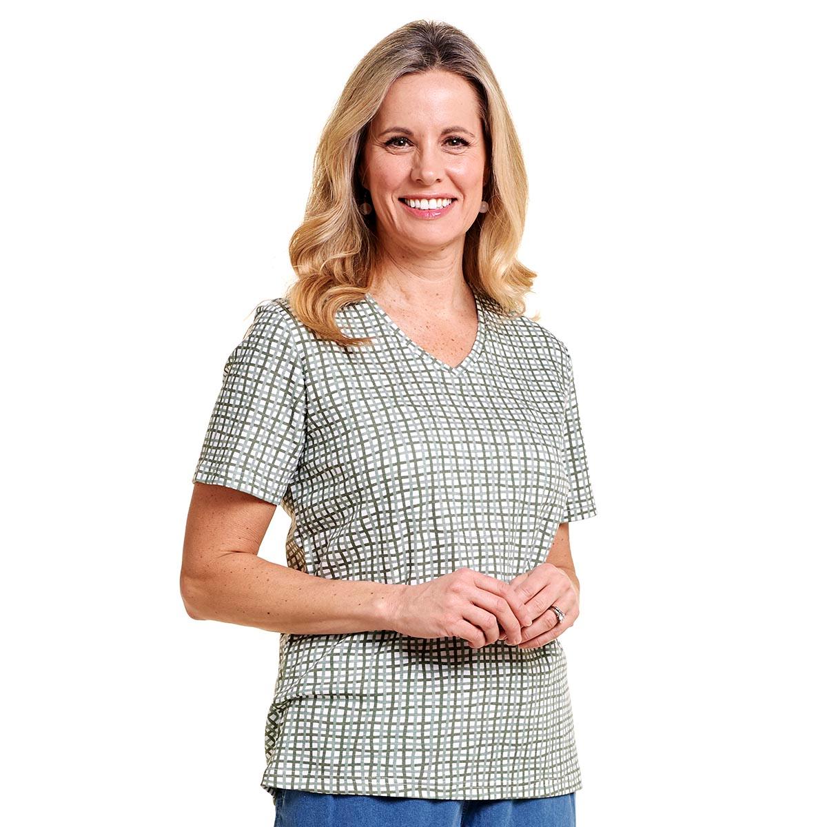 Click here for Plus Size Hasting & Smith Short Sleeve V-Neck Ging... prices