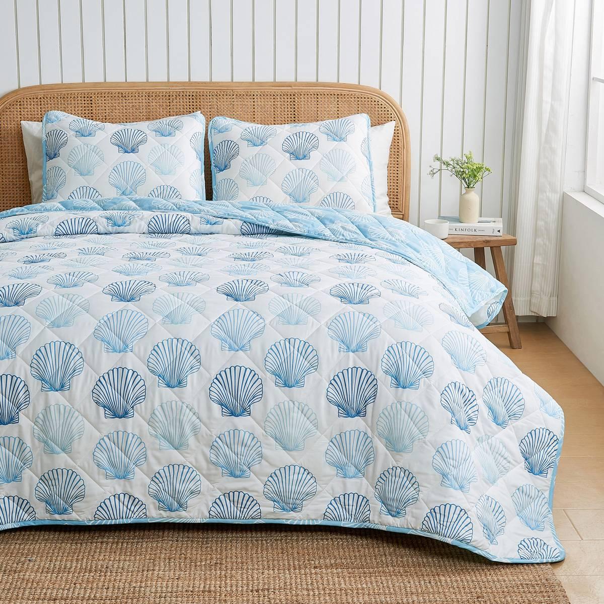 Click here for FreshFolds Cersi 3pc. Reversible Coastal Seashells... prices