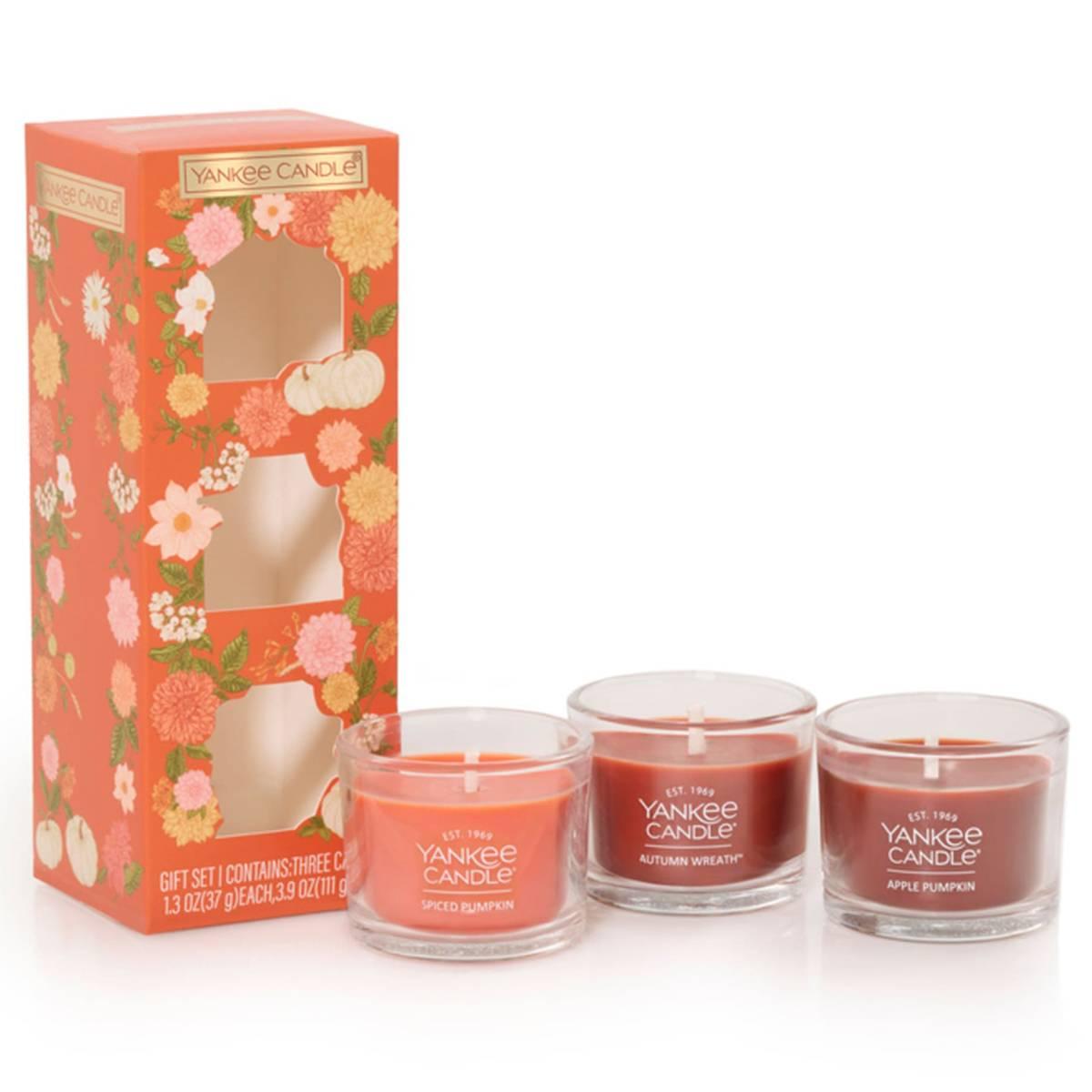 Click here for Yankee Candle(R) Fall Farm Favorites Mini Gift Set prices
