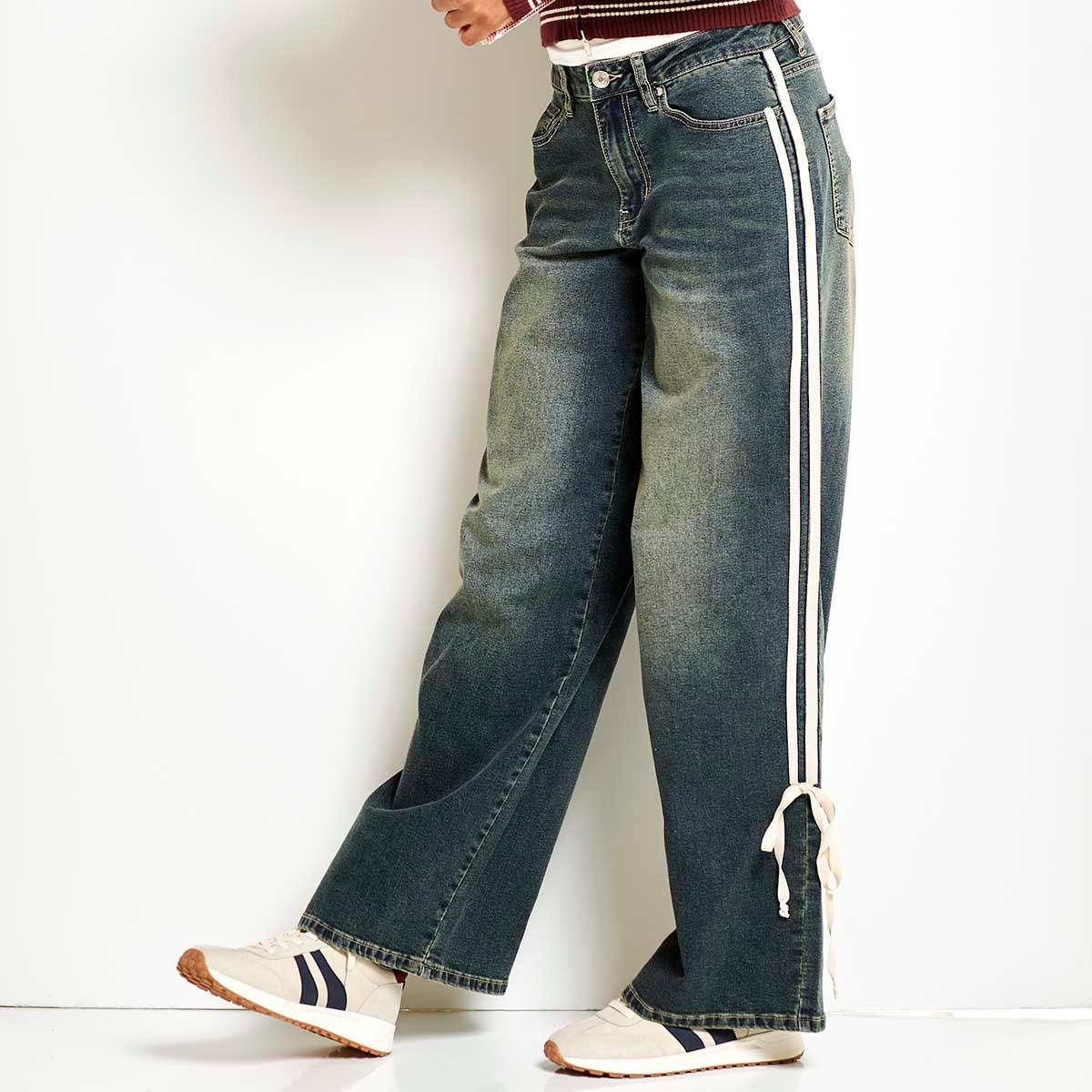 Click here for Juniors Madden Girl 90s Fit Wide Leg Pants with Si... prices