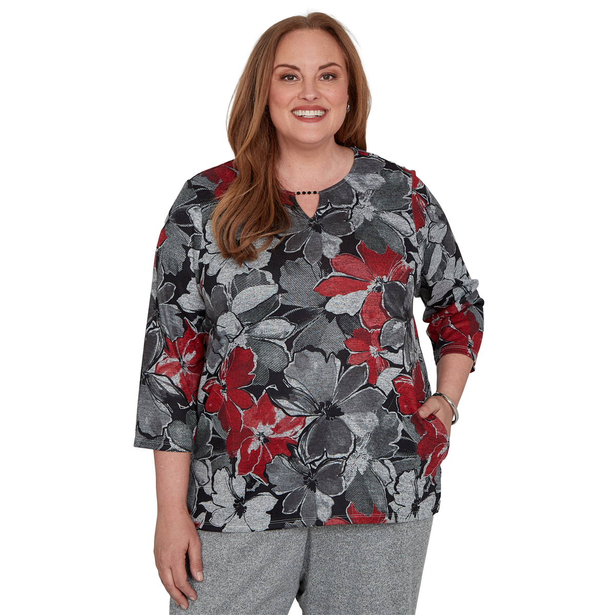 Alfred Dunner Plus Size Classic Textured Floral Split Neck Pocket Top - Black  Red