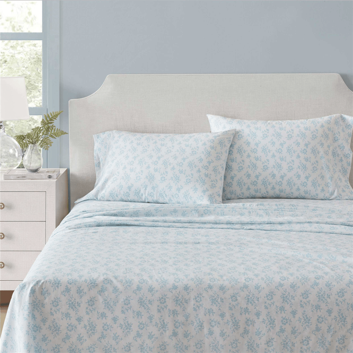 Click here for Martha Stewart Core Floral Sheet Set prices