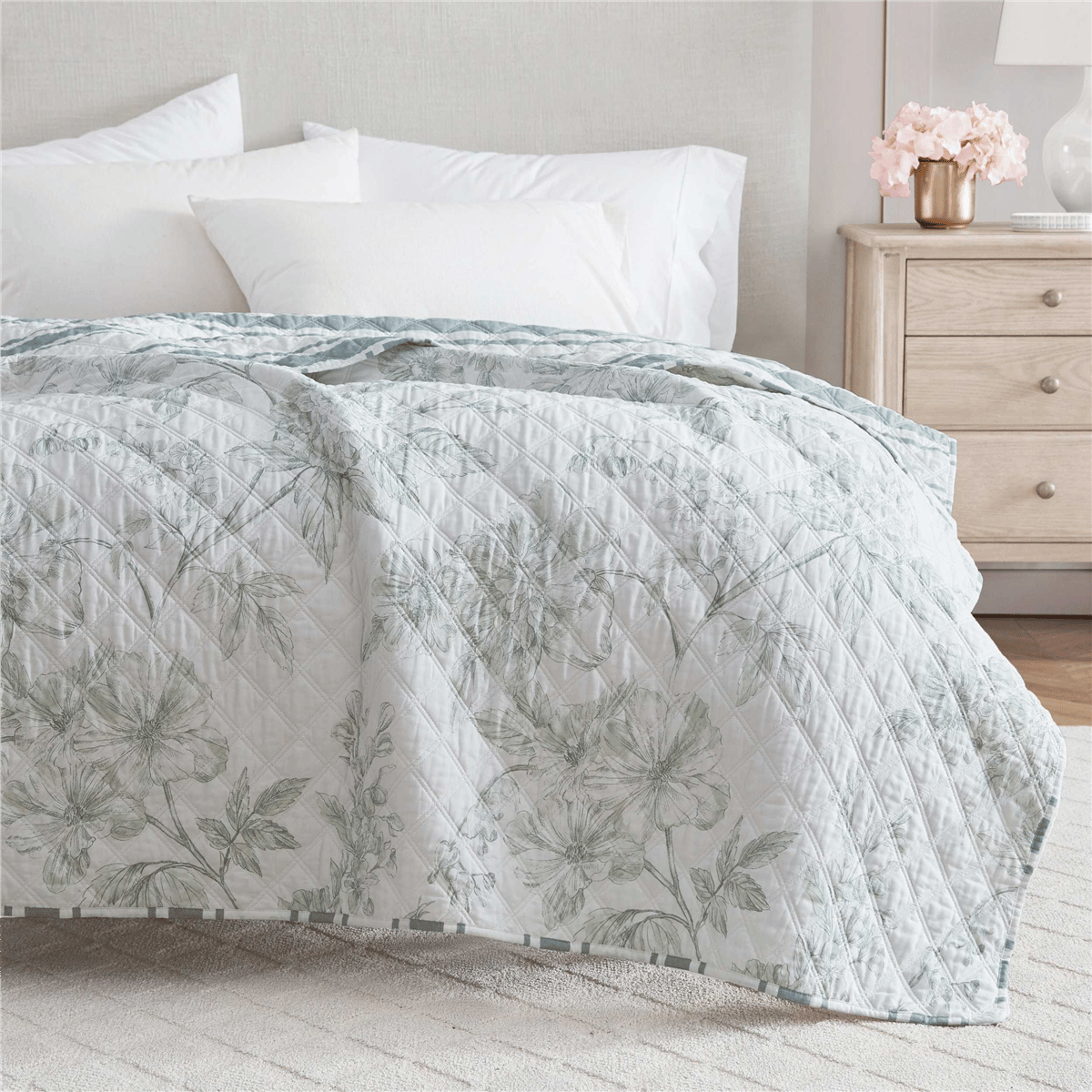 Click here for Martha Stewart Vine Flora Throw Blanket prices