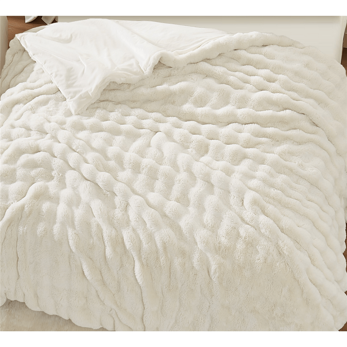 Click here for Brooklyn Loom Bubble Faux Fur Blanket prices