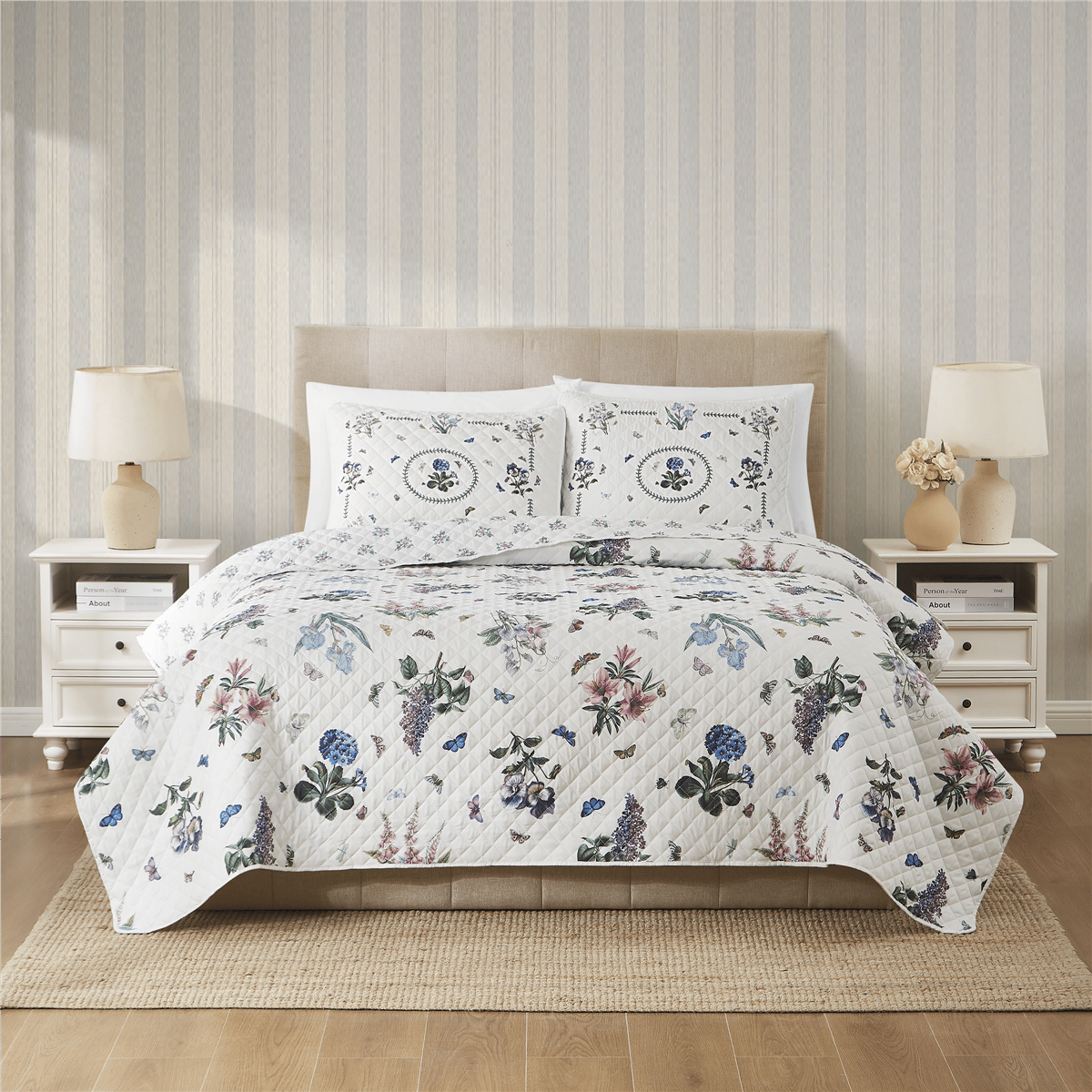 Click here for Portmeirion(R) Botanic Garden Reversible Quilt Set prices