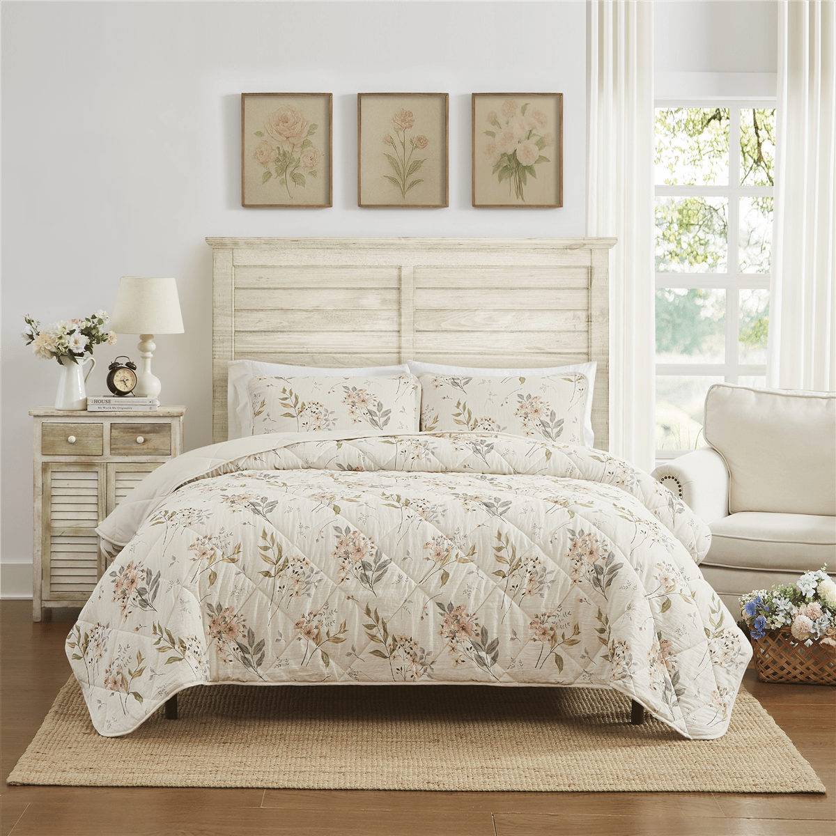 Click here for Avanti Wildflowers Reversible Quilt Set prices