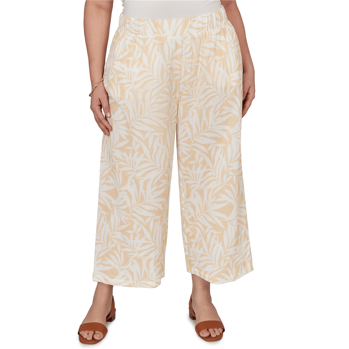 Click here for Plus Size Emaline Verde Grove II Tropical Pull On... prices
