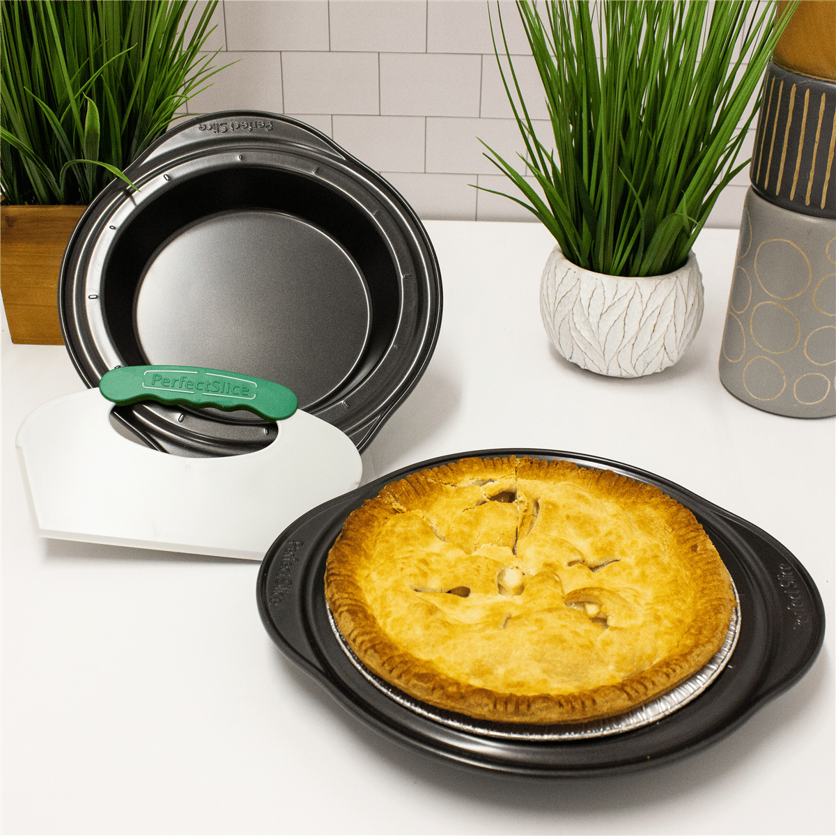 Click here for BergHOFF Perfect Slice 3pc. Pie Pans with Tool prices