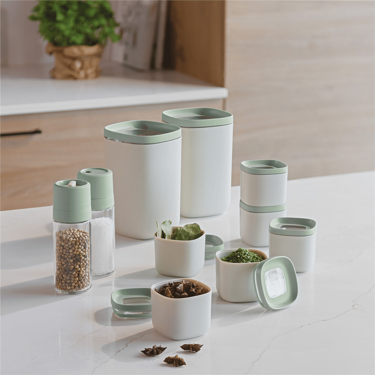 Click here for BergHOFF Balance 8pc. Stackable Food Container Set prices