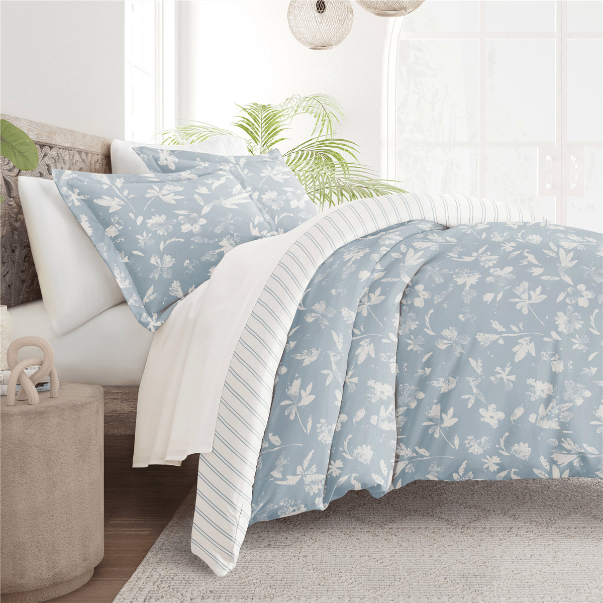 ienjoy Home Reversible Floral & Geometric Pattern 2 piece Duvet Cover Set  Twin/Twin Xl - Country Light Blue