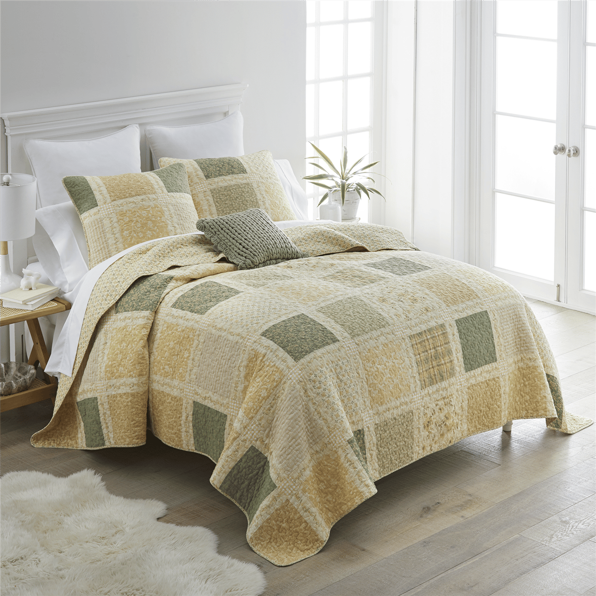 Click here for Donna Sharp Meadow Cotton Quilt Set prices